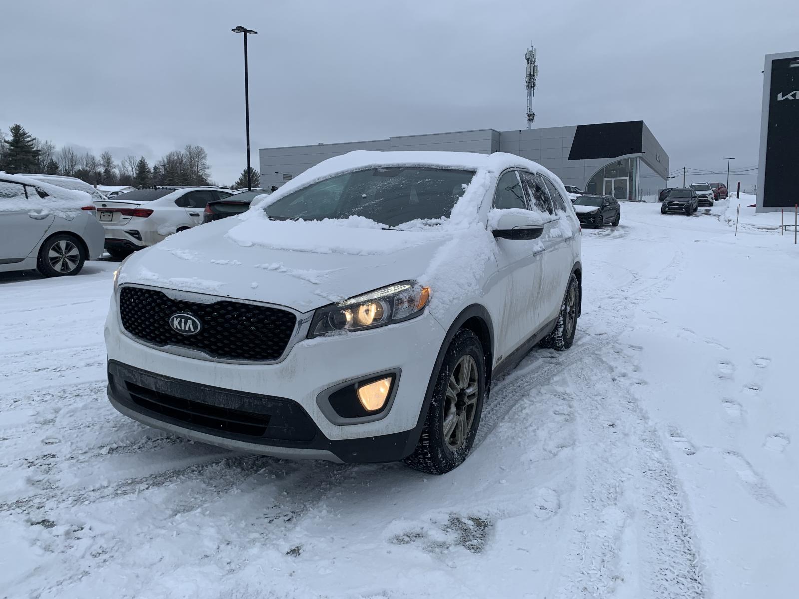 Used 2016 Kia Sorento with 115,000 km for sale at Otogo