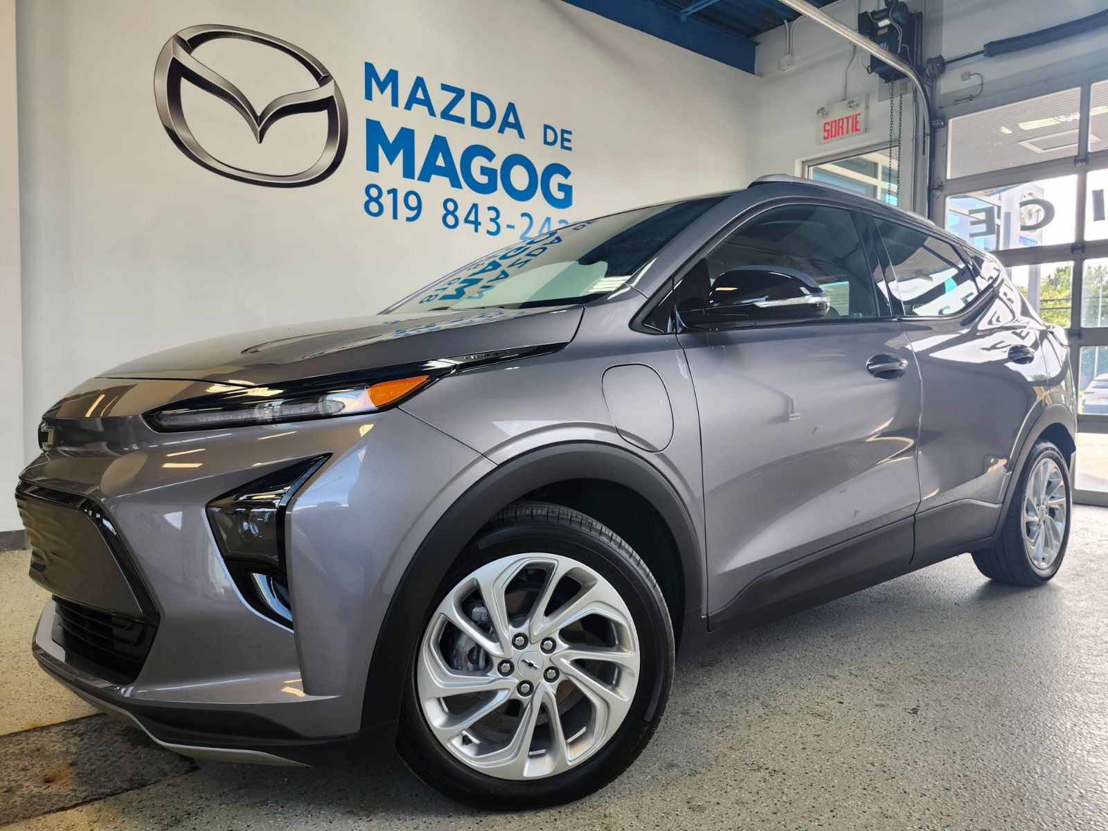 Used 2023 Chevrolet Bolt EUV with 30,000 km for sale at Otogo