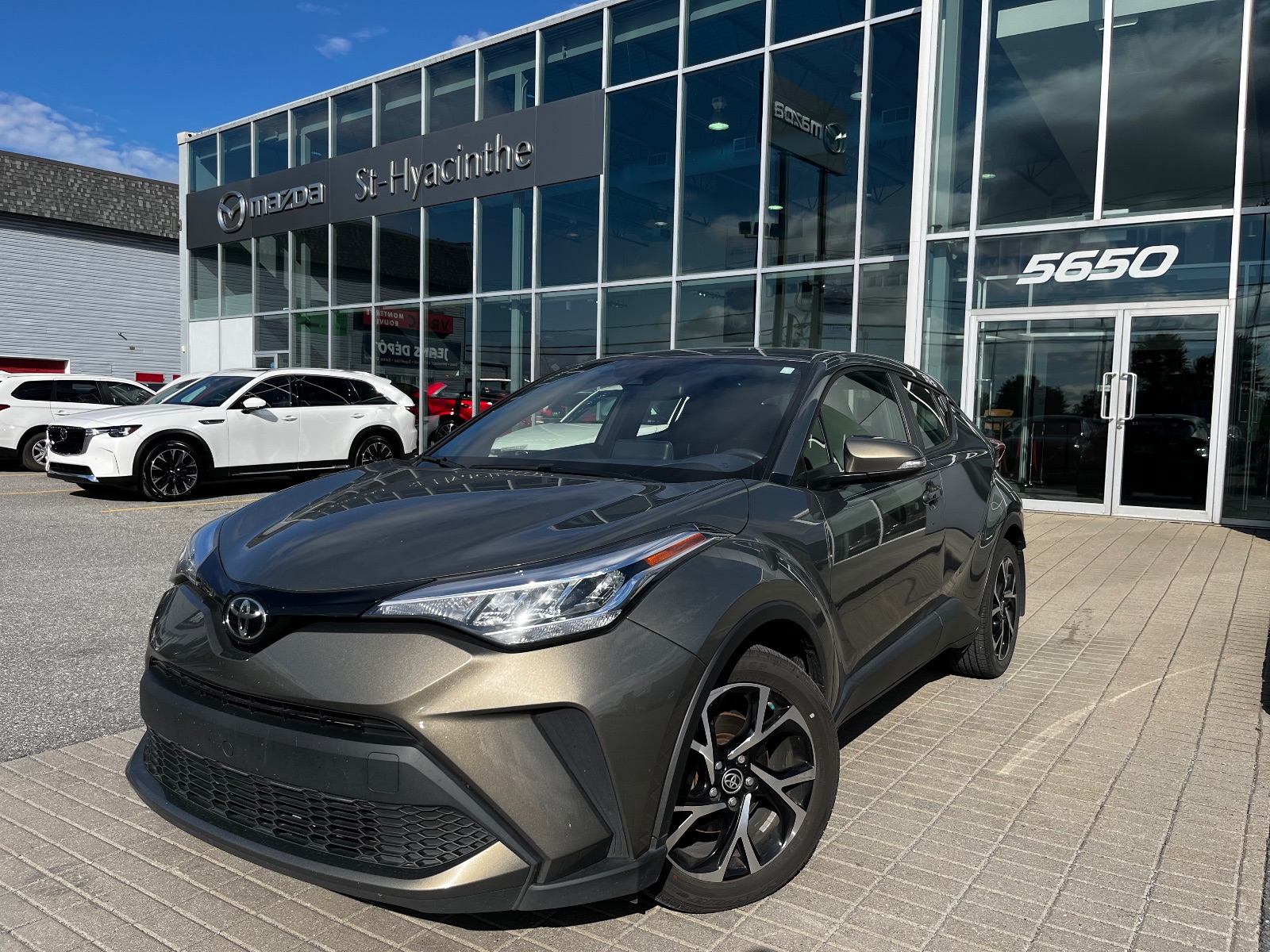 Used 2021 Toyota C-HR with 55,000 km for sale at Otogo
