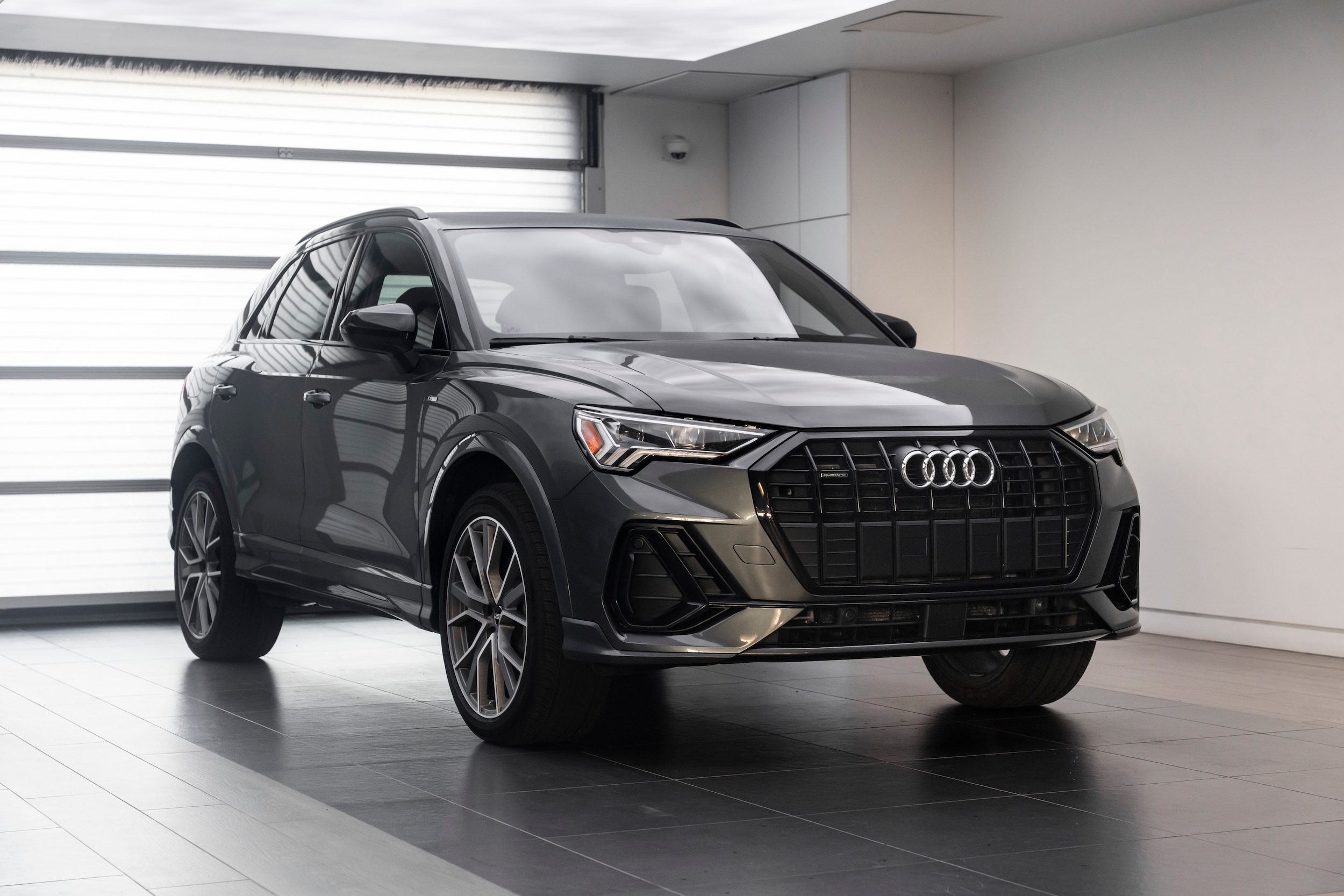 Used 2021 Audi Q3 with 80,172 km for sale at Otogo